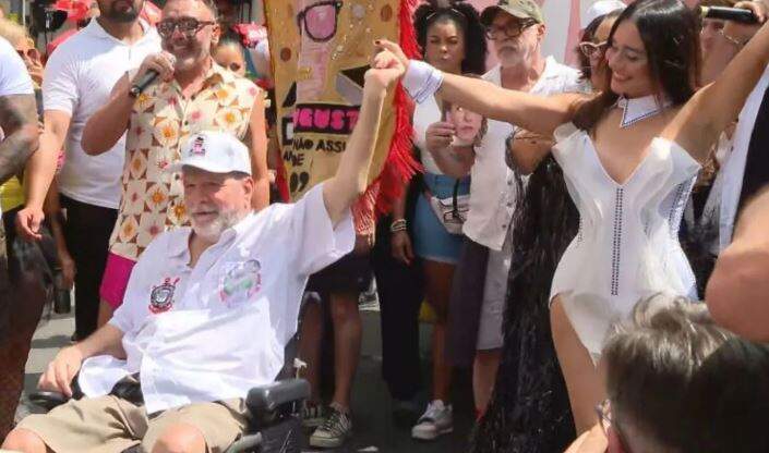 Marcelo Rubens Paiva, autor de “Ainda Estou Aqui”, é agredido em bloco de carnaval em São Paulo ...